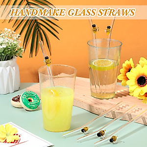 6 Pcs Reusable Glass Straws, Cute Bee on Clear Straws with Design 7.9 In x 8 Mm Colorful Shatter Resistant Bent Drinking Straws for Beverages, Shakes, Juices Suitable for Smoothies, Cocktails