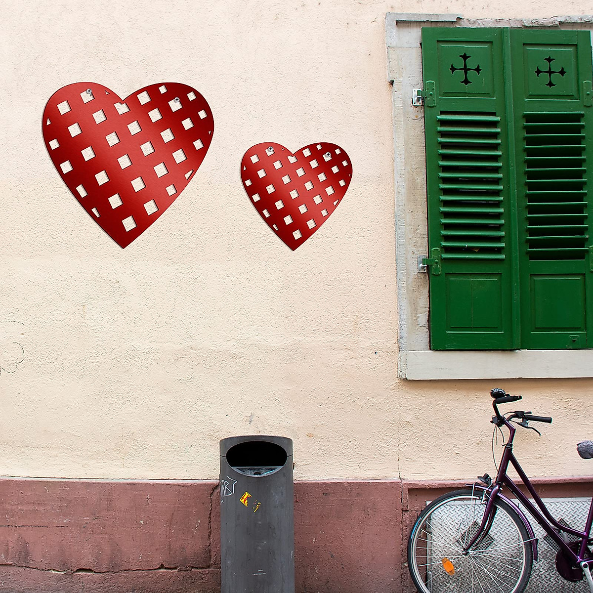 2 Pieces Metal Hollowed Out Heart Wall Decor Distressed Style Heart Shape Sign Rustic Heart Shape Hanging Wall Art for Outdoor Indoor Home Living Room Bedroom Garden Yard Decoration (Rustic Red)