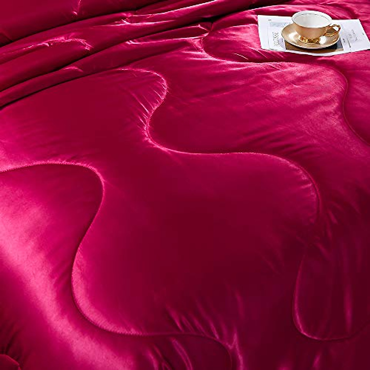 Sisher 5Pcs Silk Comforter Set Queen Bedding Set Red Satin Silky Soft Bed in A Bag Luxury Quilt Comforter&Sheets (1 Comforter, 2 Pillowcases, 1 Flat Sheet, 1 Fitted Sheet)