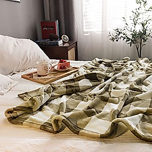 NEWCOSPLAY Buffalo Plaid Throw Blanket Soft Flannel Fleece Checker Pattern Lightweight Decorative Blanket for Bed Couch (280GSM-White Army Green, Throw(50"x60"))