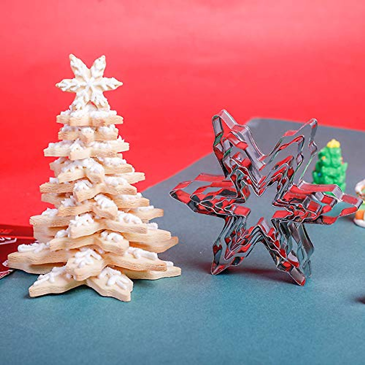 SBYURE Snowflake Cookie Cutter Set,5 Pcs Snowflake Shaped Stainless Steel Mold Cookie Cutter & 6PCS Snowflake Plunger Decorating Fondant Embossing Tool for Christmas and Winter Holiday