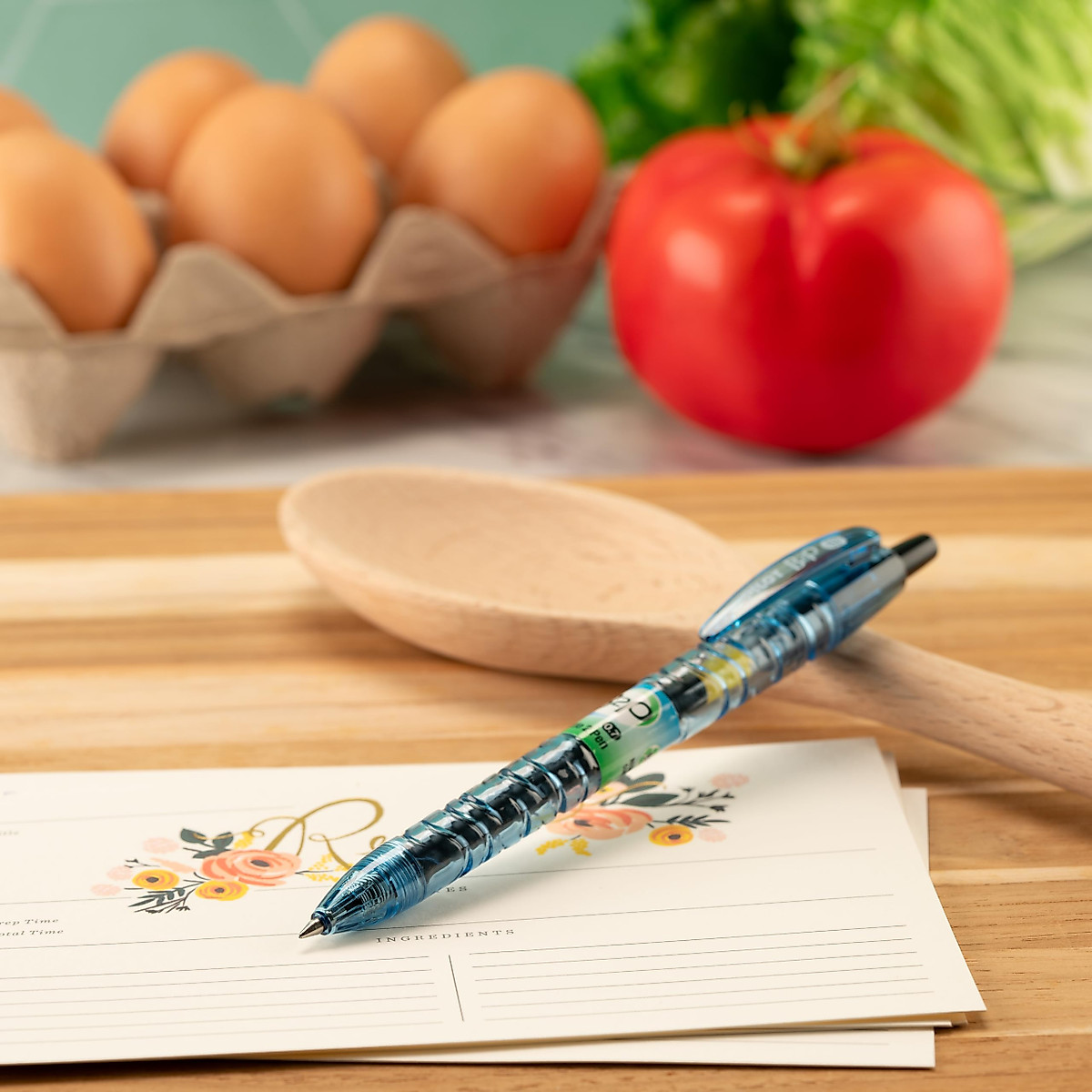 PILOT B2P - Bottle to Pen Refillable & Retractable Rolling Ball Gel Pen Made From Recycled Bottles, Fine Point, Black G2 Ink, 12-Pack (31600)