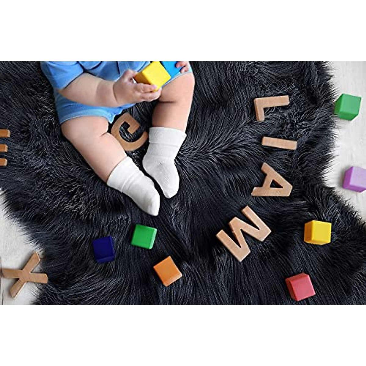 HOMECUTE Black Fur Rug 6ft x 3ft. Black Rug Bear Rug Black Rug for Living Room Black Rug for Bedroom Faux Fur Rug Bear Rug Kids Room Rug Bedside Rugs Animal Rug Black Room Rug