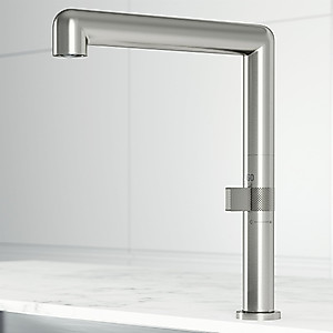 VIGO 1.75" W x 11.0" H x 9.5" D Jewel One-Handle Kitchen Faucet in Stainless Steel - VG02053ST