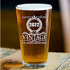 CARVELITA The Legend Has Retired 2022 Limited Editions 16oz Beer Glass - Funny Retirement Gifts For Men - Retired Gifts For Women - Happy Retirement Gifts - Retirement Party Decorations For Men