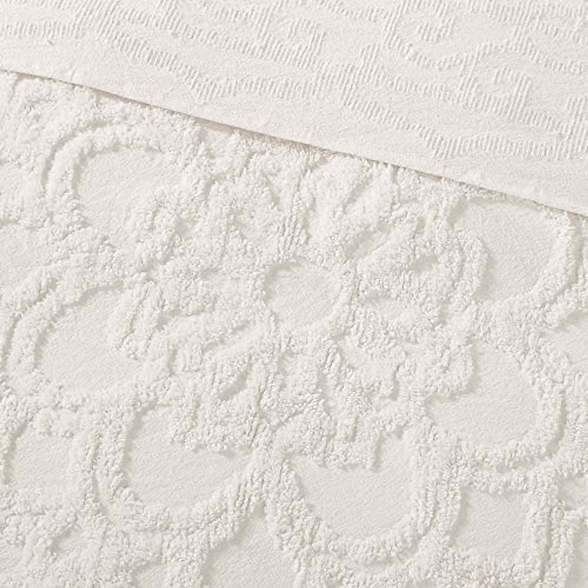 Madison Park Laetitia Lightweight 100% Cotton Quilt Set, Breathable Chenille Tufted, Shabby Chic Boho Medallion Design, Sham, Floral Ivory w/ Tassels, King/California King (104 in x 92 in) 3 Piece