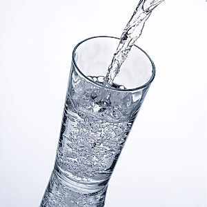 Lumientti Highball Glasses Set of 10-17oz | Durable & Attractive Highball Drinking Glasses With Heavy Base- Lead-Free Tall Bar Glass Set for Water, Juice, Wine, Beer & Cocktail - Dishwasher Safe