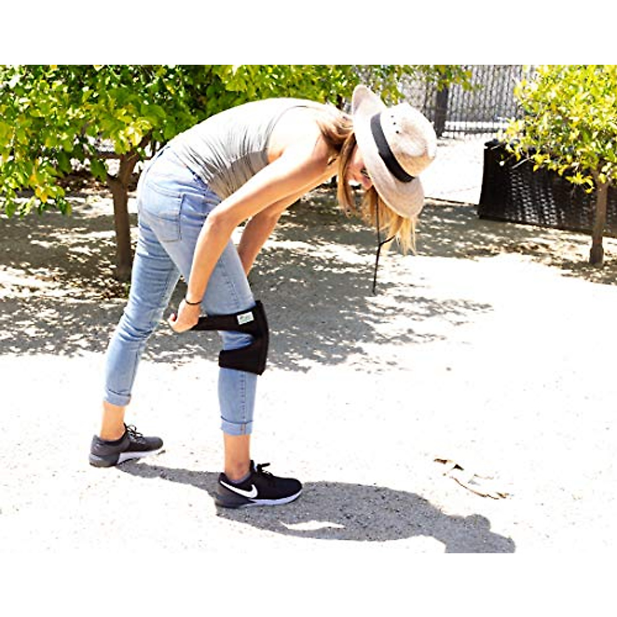 Cate's Garden Knee Pads – Soft Comfort Gardening Kneepads for the Home Gardener – Gel cushion, Neoprene, Water-resistant Construction for Men and Women