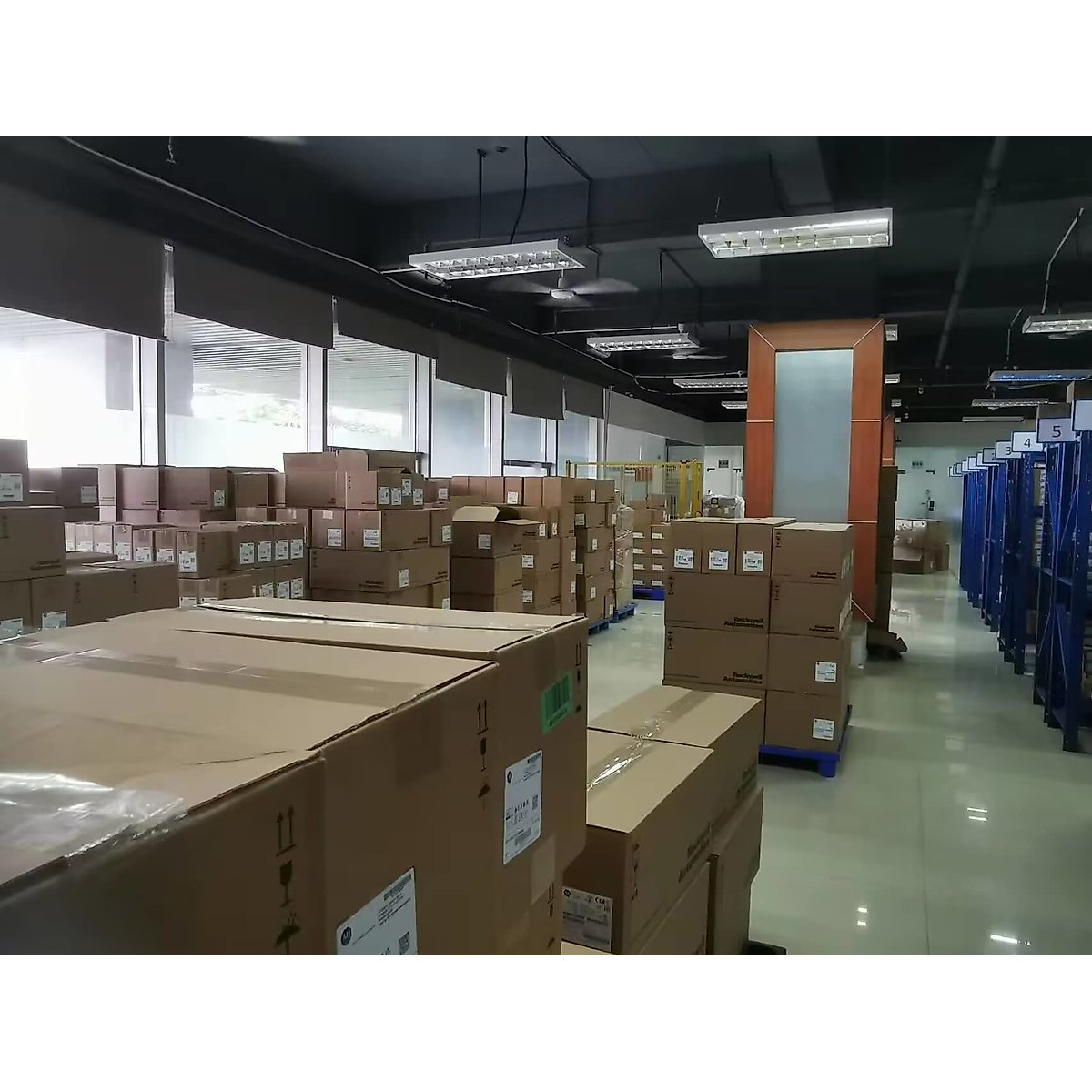 CBBEXP 2711P-T19C22D9P Panel View Plus 19'' TFT Color Wide Touch Screen HMI 2711PT19C22D9P Sealed in Box 1 Year Warranty Fast Shipment