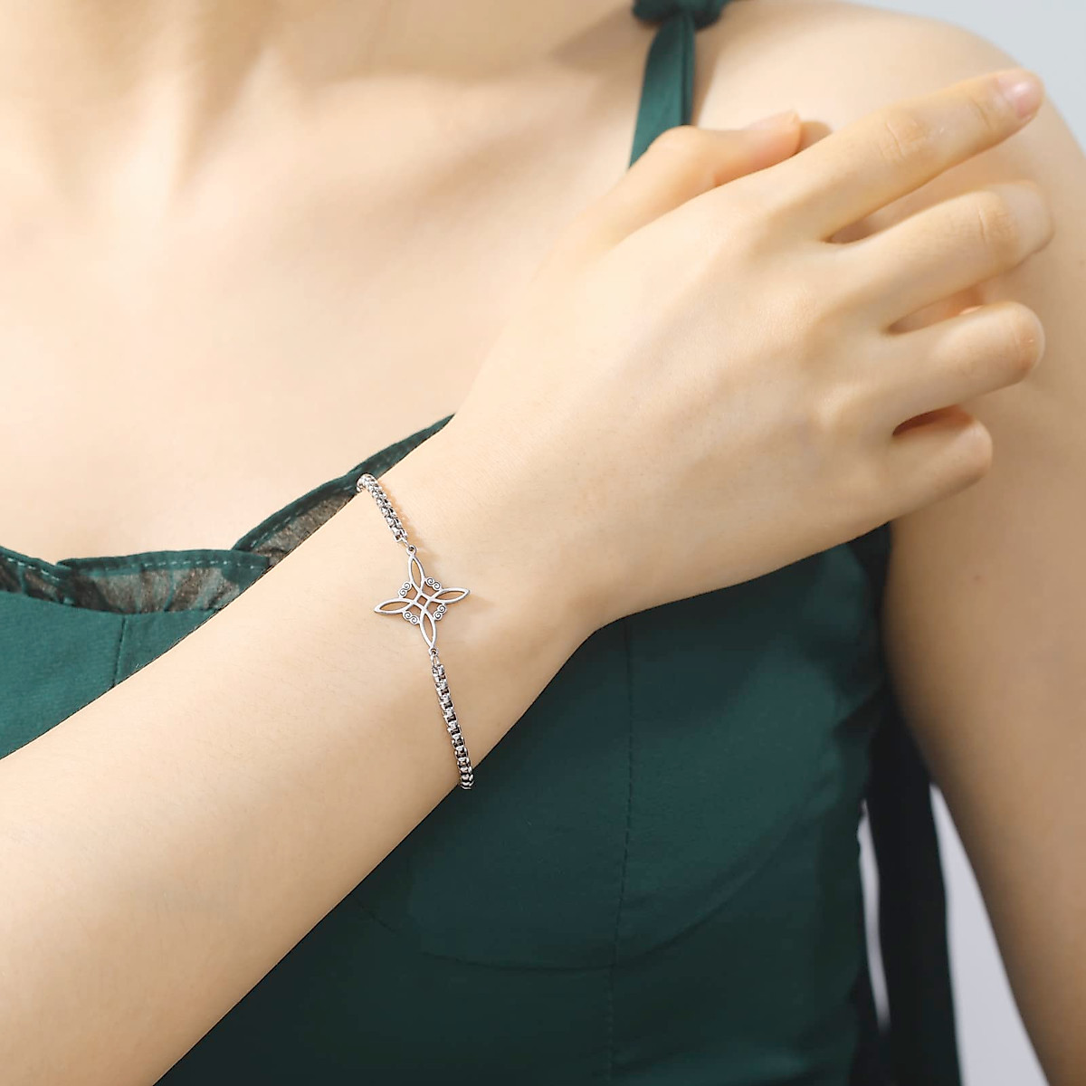 kkjoy Witches Knot Bracelet Stainless Steel Pagan Wiccan Symbol Magic Knot 4-Pointed Celtic Knot Witchcraft Bracelet for Women