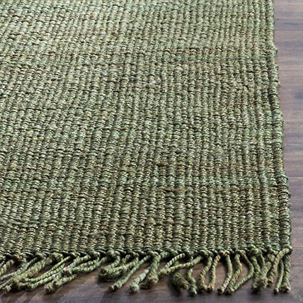 SAFAVIEH Natural Fiber Collection Area Rug - 5' x 8', Green, Handmade Boho Fringe Woven Jute, Ideal for High Traffic Areas in Living Room, Bedroom (NF368G)