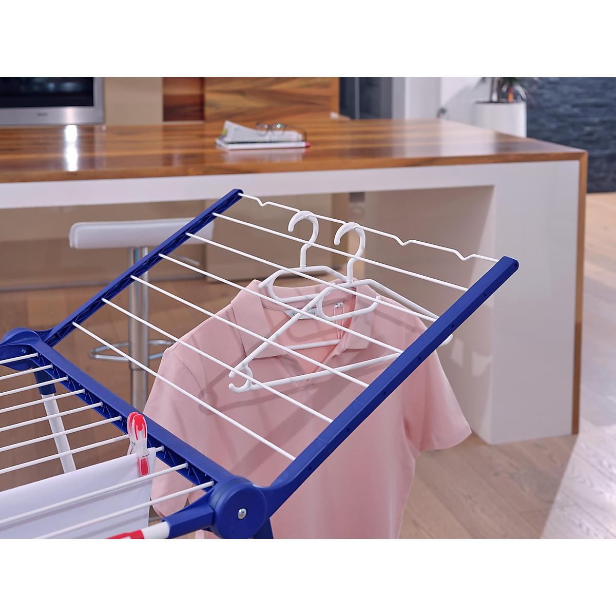 Leifheit Pegasus 200 Solid Standing Clothes Airer with Accessories, Folding Clothes Rack for Outdoor and Indoor, 20 m Clothes Horse with 4 Clips for Drying Small Items and 5 Hangers [Amazon Exclusive]