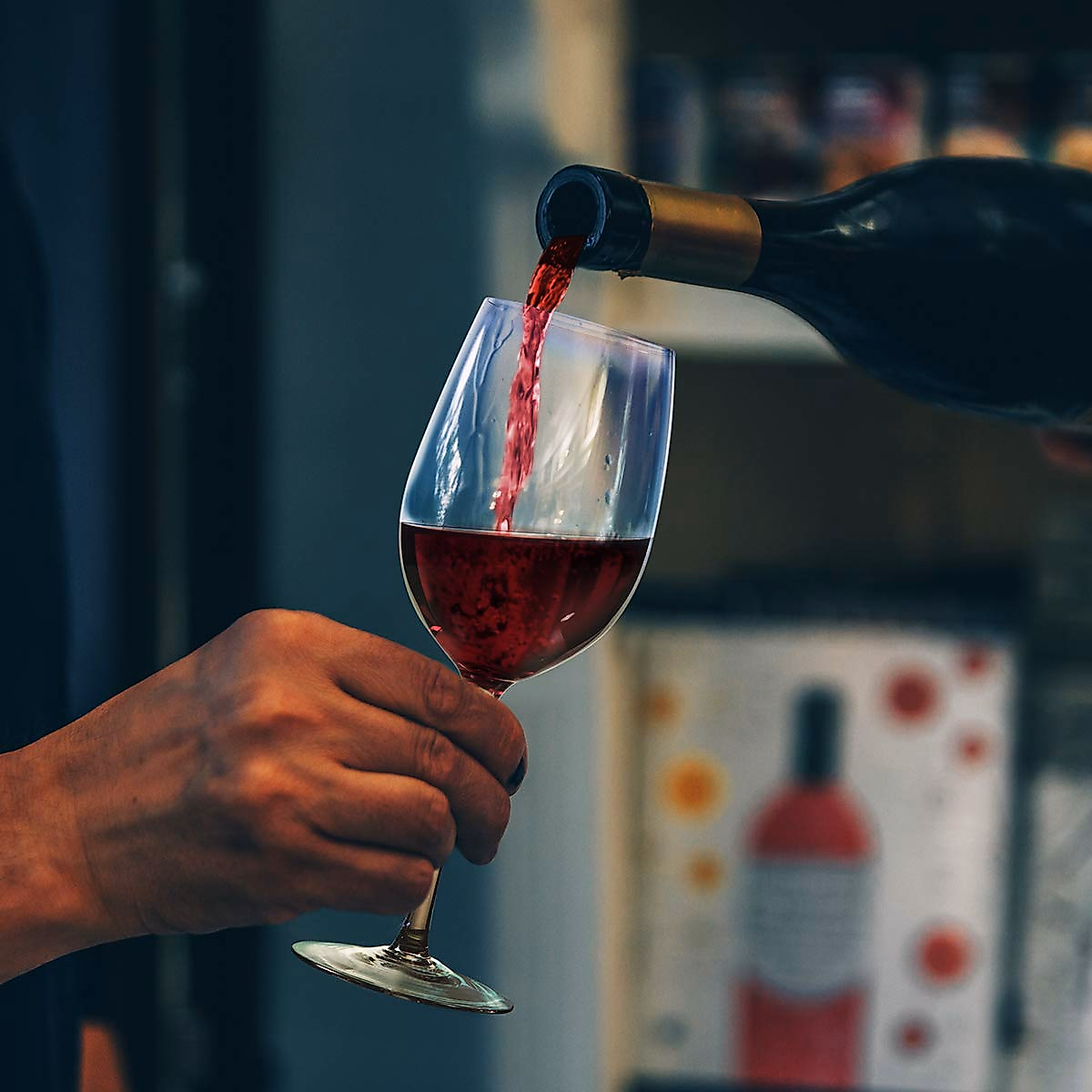 E-liu Handblown Wine Glasses, 17 Ounce Lead·Free Crystal Long Stemmed Glassware, All-Purpose Wine Glass for Red or White Wine, Birthday, Anniversary or Wedding Gifts, Set of 4, Iridescent