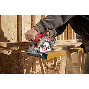 MILWAUKEE - M18 FUEL 18V Lithium-Ion Brushless Cordless 6-1/2 in. Circular Saw - 2833-20
