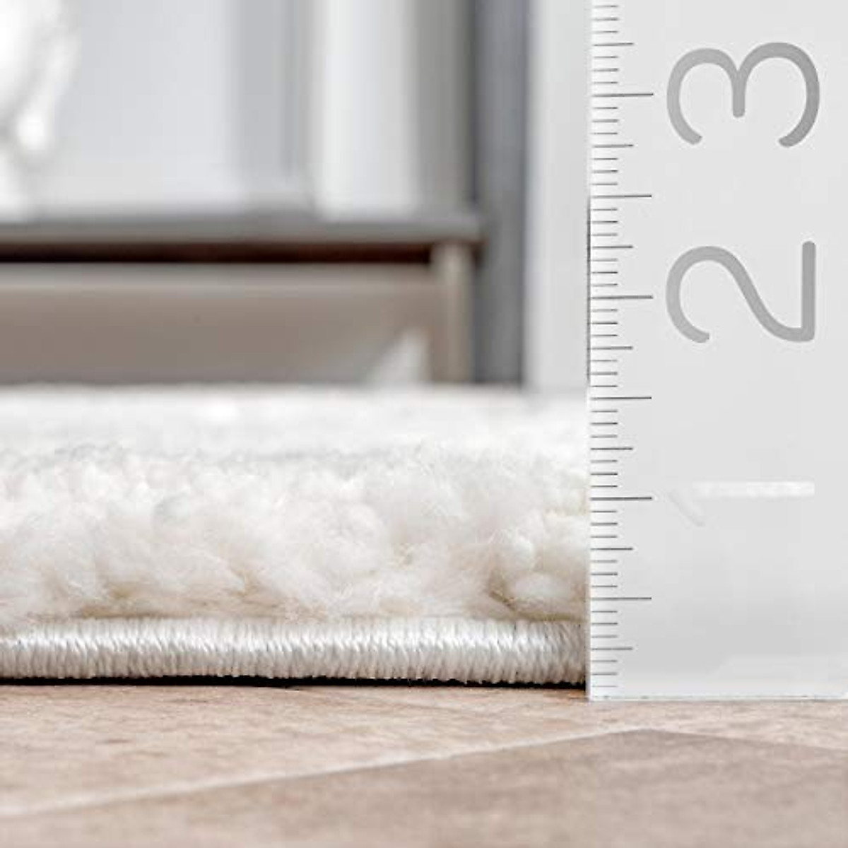 nuLOOM Lila Tribal Moroccan Shag Accent Rug, 2' x 3', White