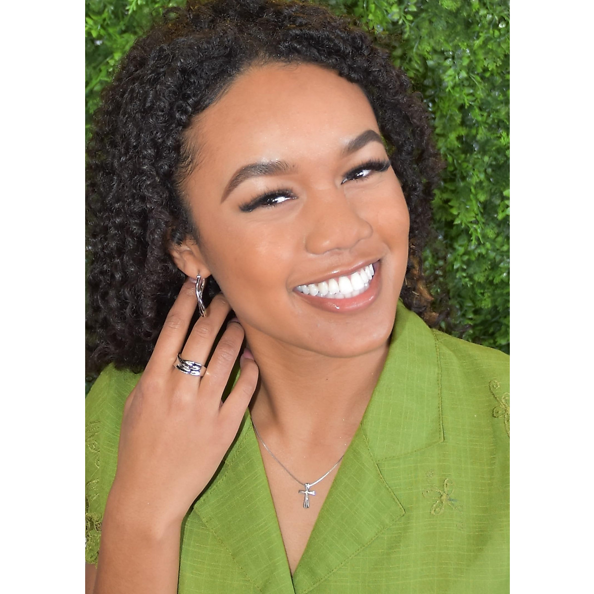 Boston Bay Diamonds .925 Sterling Silver Diamond Accent Cross Pendant Necklace with 18" Chain (I Color, I1 Clarity)