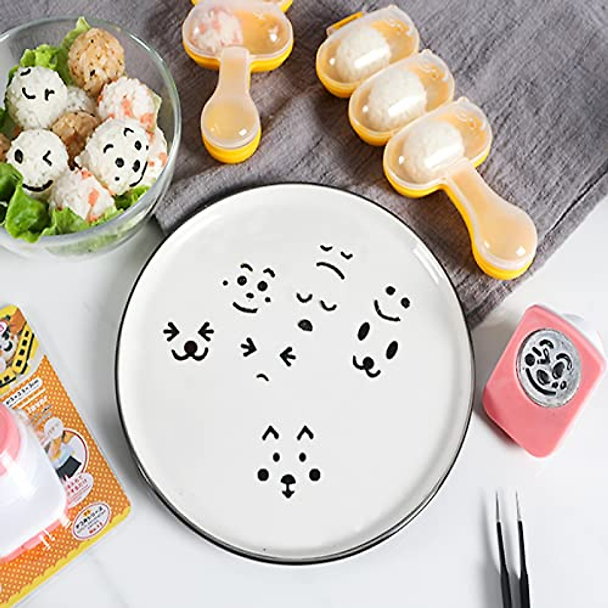 MXY Rice Ball Mould Shaker Sushi Roll Maker Kitchen Tools for Shake DIY Lunch with a Mini Rice Paddle (L-819)