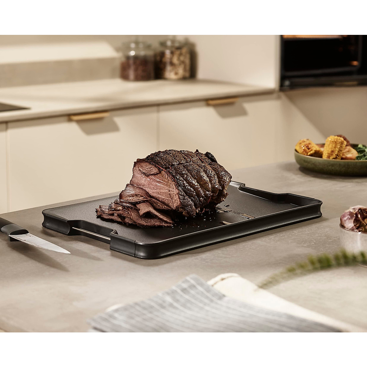 Joseph Joseph Cut&Carve Plus - Non-Slip, Multi-Function, Double-Sided Cutting Board for Food Preparation and Carving- Dishwasher Safe, Large – Black