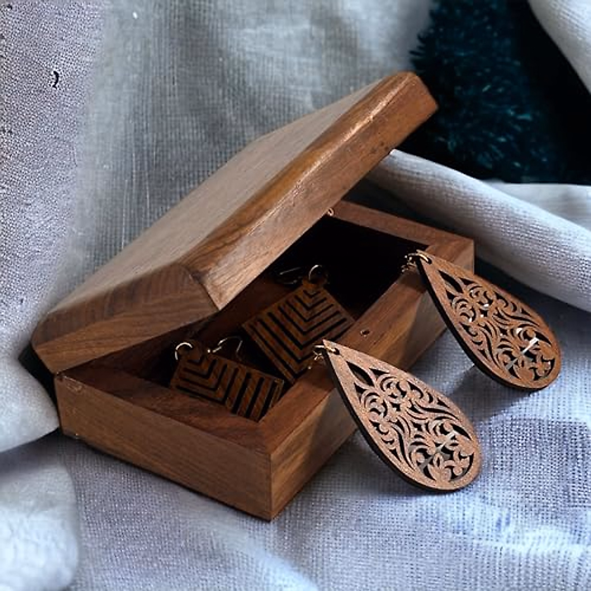 S.B.ARTS Premium Wooden Mini Jewellery Box Plain -Trinket Box for Ladies-Jewellery Storage Case-Antique Look-Traditionally Handcrafted-Home Decor Accessories-Ideal Gift for Women, Girls.