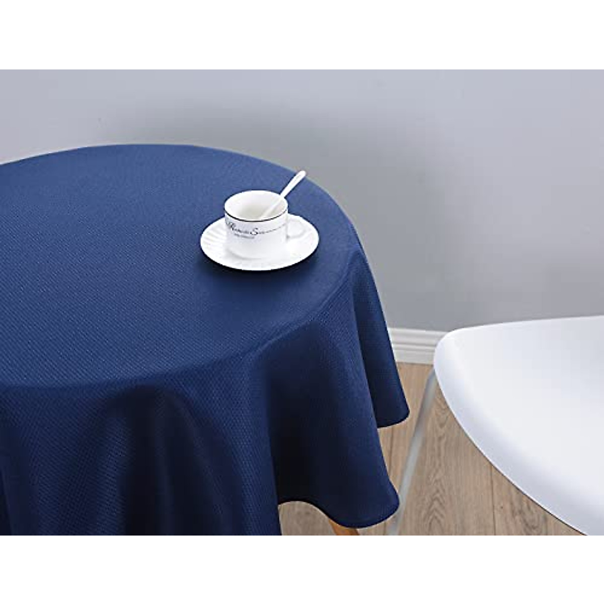 Biscaynebay Textured Fabric Round Tablecloths 60 Inches in Diameter, Navy Water Resistant Spill Proof Washable Tablecloths for Dining, Kitchen, Wedding, Parties etc. Machine Washable