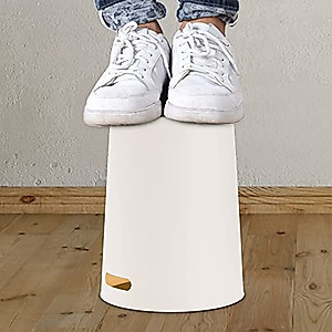 Lyellfe 6 Pack Small Trash Can, 1.5 Gallon Round Plastic Wastebasket with Handles, White Garbage Container Recycling Bins for Compact Space Bathroom, Office, Bedroom, Kitchen