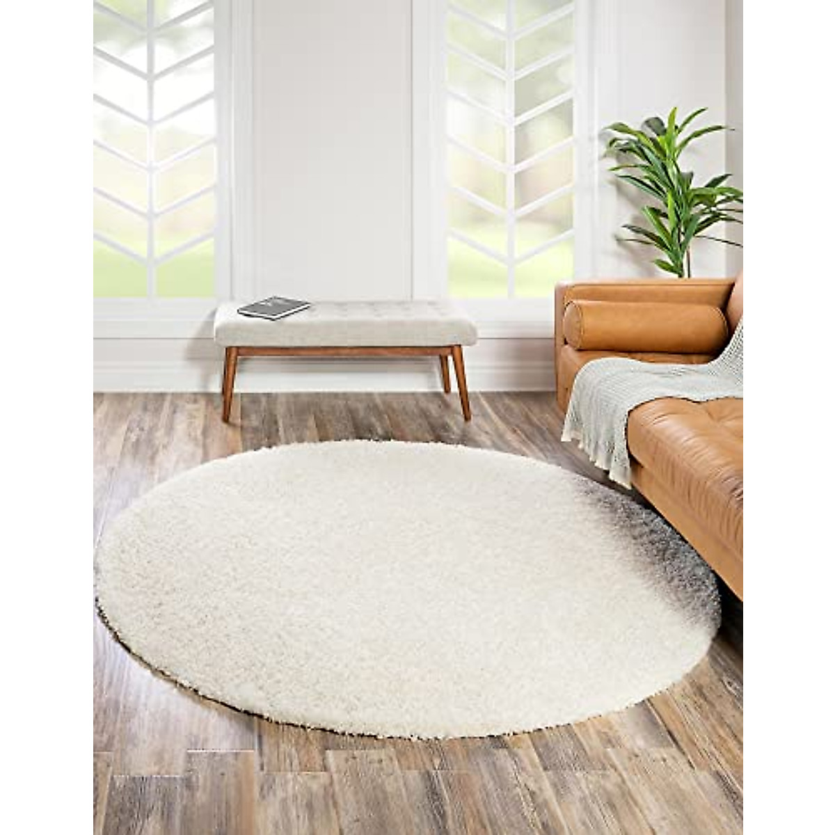 Rugs.com - Über Cozy Solid Shag Collection Rug – 4 Ft Round Snow White Shag Rug Perfect for Kitchens, Dining Rooms