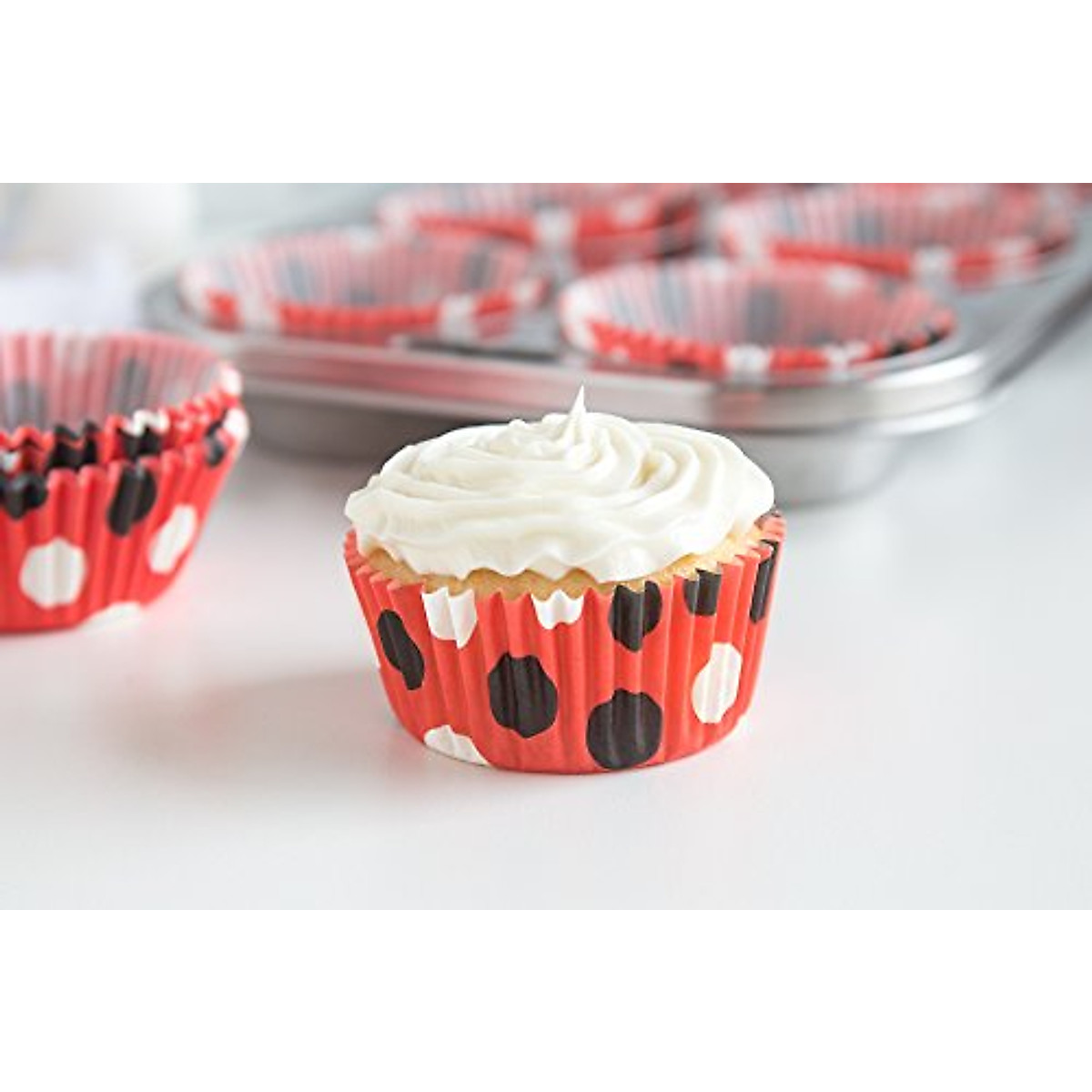 Fox Run Polka Dot Disposable Bake Cups, 3 x 3 x 1.25 inches, Red with Black