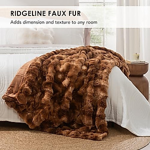 EVERGRACE Ultra Soft Luxury Fluffy Ridgeline Faux Rabbit Fur Throw Blanket, Thick Warm Bubble Throw for Bed, Cozy Plush Reversible Blankets for Couch, Chair, Sofa, Lion Caramel, 60x80 Inches, 870 GSM