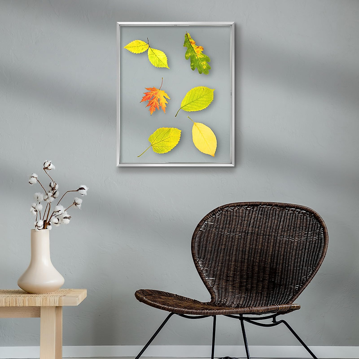 Golden State Art, 16x20 Floating Frame, Silver Aluminum Picture Frame, Clear Glass Displays Any Size Photo Up to 16x20, for Wall or Table Top Decoration