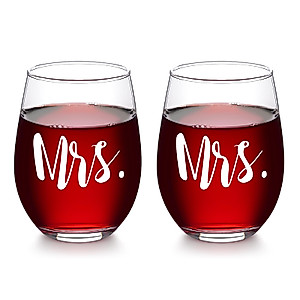 Futtumy 17 Oz Mrs and Mrs Wine Glass Set of 2, Lesbian Gifts, Engagement Gifts for Couples, Gifts for Newly Engaged Couples Her Wife Girlfriend, Lesbian Gifts for Birthday Anniversary Valentine's Day
