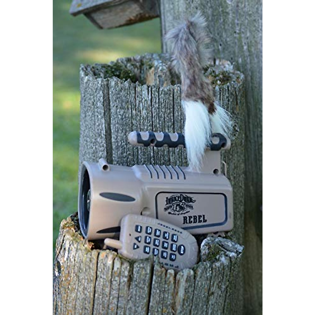 Lucky Duck Rebel Predator Electronic Caller with Decoy