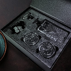 CHRHZN Whiskey Decanter Set - Gifts for Men Crystal Bourbon Decanter Set, Scotch Decanter Set,Whiskey Decanter with 2 Glasses in Gift Box, Gifts for Fathers, Brothers, Bosses, Husbands