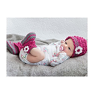Infant Boots & Hats: 6 Charming Baby Sets-12 Stylish Baby Crochet Designs for Boys & Girls