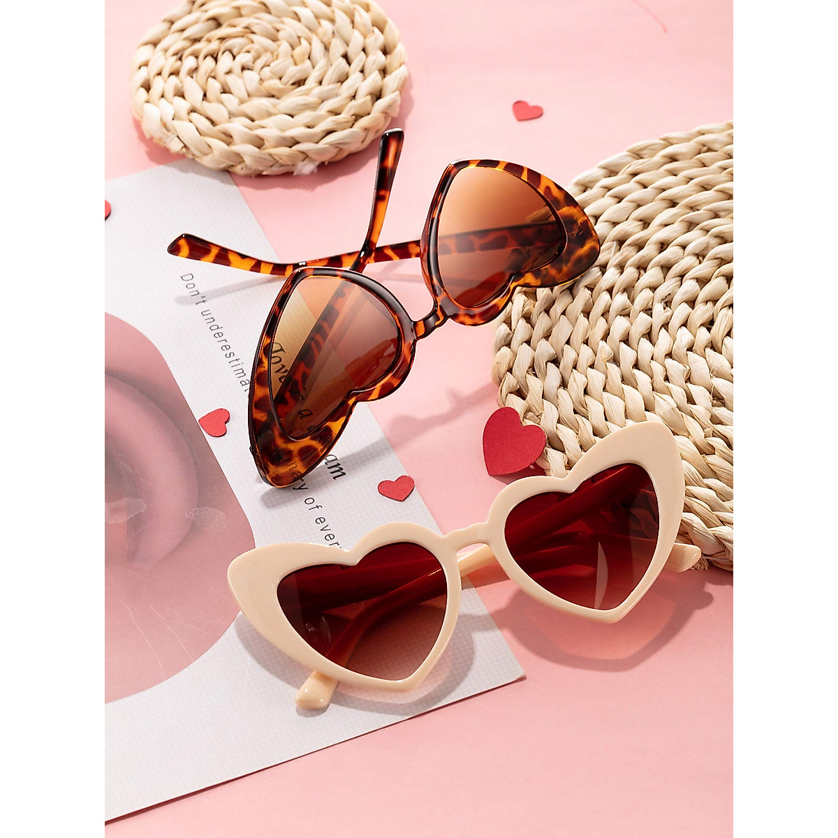 4 Pairs Heart Shaped Sunglasses Goggle Vintage Cat Eye Sunglasses Mod Style Retro Glasses with 4 Pieces Glasses Cloth 4 Pieces Flannel Bag for Party Supplies