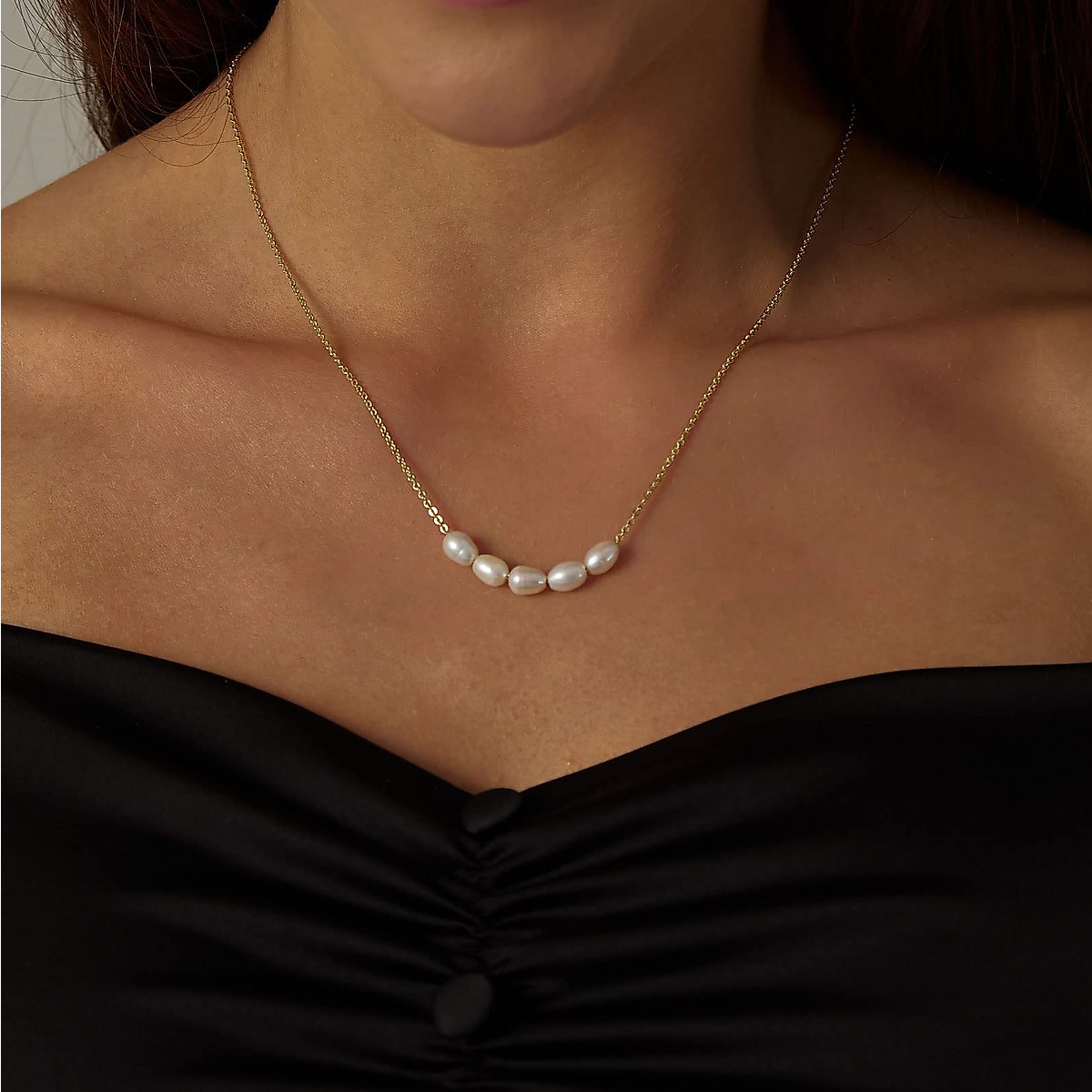 CAROVO Dainty Pearl Pendant Necklace for Women 14k Gold Plated Barque Pearl Chain Necklace Handmade Cultured with Five Tiny Pearl Everyday Jewelry for Gifts