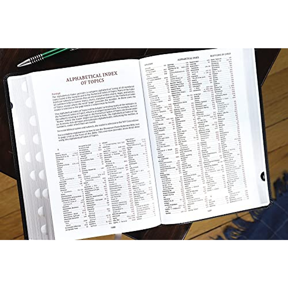 NIV, Thompson Chain-Reference Bible, Large Print, European Bonded Leather, Black, Thumb Indexed, Red Letter, Comfort Print