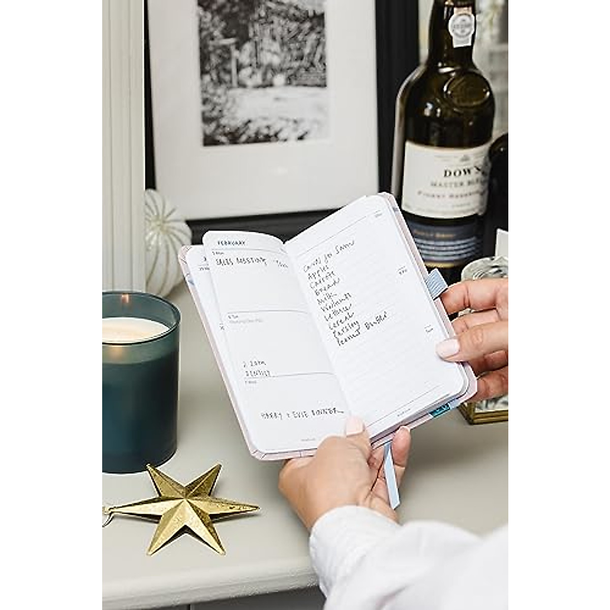 Busy B Slim Diary January to December 2024 - Peacocks - Week to View Slim Planner with Notes