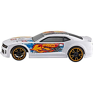 Hot Wheels RC White Zl1 Camaro, Full-Function Remote-Control Toy Car, High-Performance Engine, 2.4 Ghz with Range of 65Ft