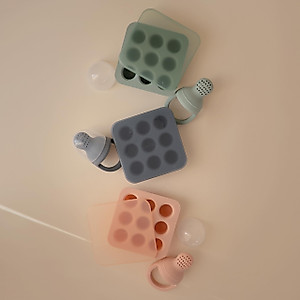 mushie Fresh Food Feeder Freezer Tray with Lid for Frozen Baby Food | 9 Cups x 0.5 oz | BPA Free Storage Container (Blush)