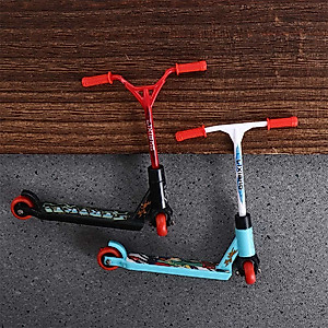 Finger Scooter Mini Two Wheel Finger Toys Finger Board Accessories Skateboard Finger Toy for Party Favors Finger Training(Blue Random 1pc)