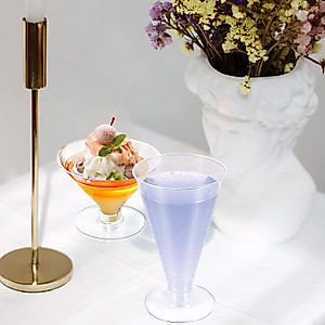 KesaPlan 40 Pack 2 Style Plastic Martini Glasses Disposable Cocktail Glasses 5/8.5 oz Martini Plastic Cocktail Glasses Ice Cream Dessert Cups with Spoons for Appetizer, Outdoor Parties, Weddings