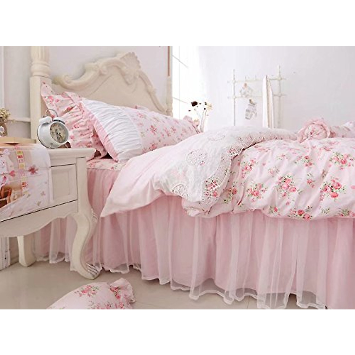 LELVA Romantic Roses Print Duvet Cover Set with Bed Skirt Pink Lace Ruffle Floral Shabby Chic Bedding Sets Queen 4 Piece