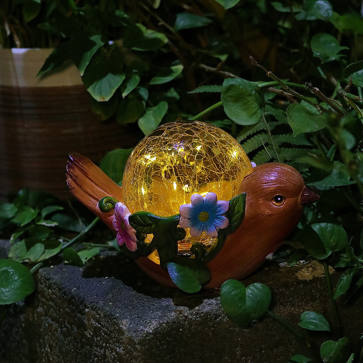 CTgift Garden Bird atue, Garden Bird Sculptures with Solar LED Lights for Artiic Deration of Outdoor Sidewalks, Patios, and Lawns