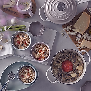 Le Creuset Enameled Cast Iron Signature Round Dutch Oven, 3.5 qt. , Meringue