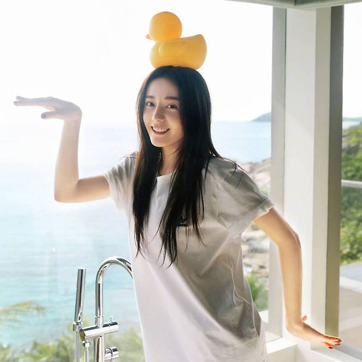 CICITOYWO Yellow Rubber Ducks, Preschool Large Bath Toys Bathtub Floating Squeaky Duckies Gift for Baby Shower Infants Kids Toddler Party Decoration, 7.2 inches (Large)