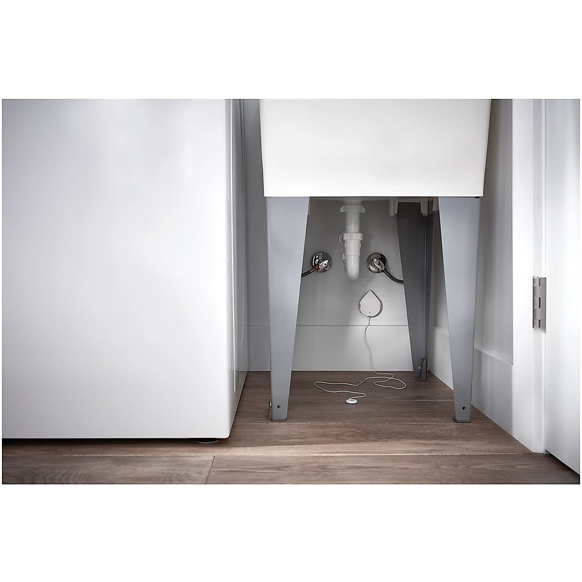 Moen Flo Smart Water Leak Detector, Water Sensor Alarm for Home, 1-Pack, White, 920-004