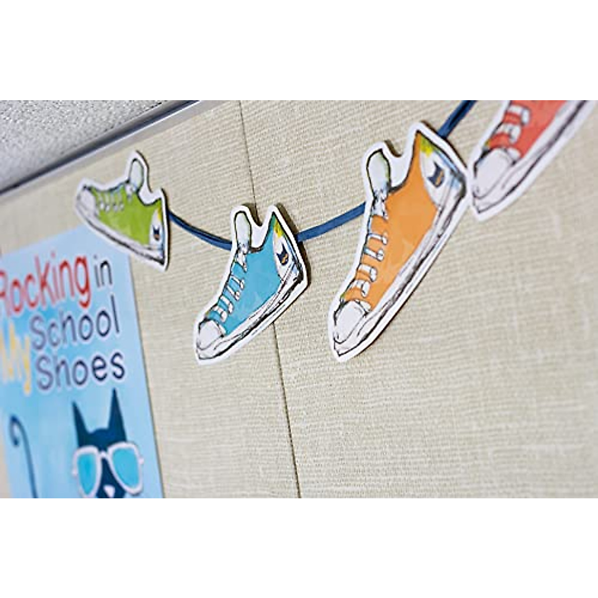 Edupress Pete The Cat Groovy Shoes Accents, Pack of 36