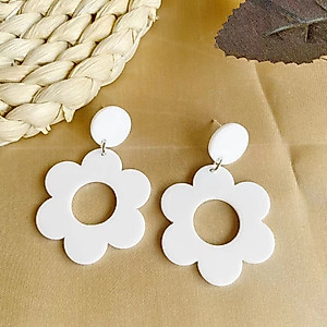 Cute Hollow Flower Dangle Earrings Vintage Resin Flower Daisy Earrings 60S 70S Party Jewelry Mother's Day/Valentien's Day Gift for Women-White