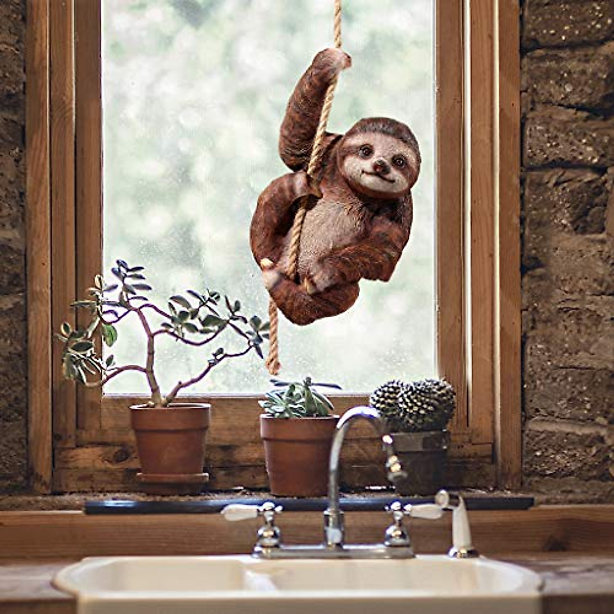 Design Toscano Hanging Horatio The 3-Toed Sloth Statue