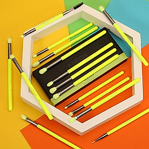 Docolor 17Pcs Colourful Makeup Brush Set + 15Pcs Eye Makeup Brushes Set Premium Kabuki Foundation Blending Face Powder Synthetic Makeup Brushes Set